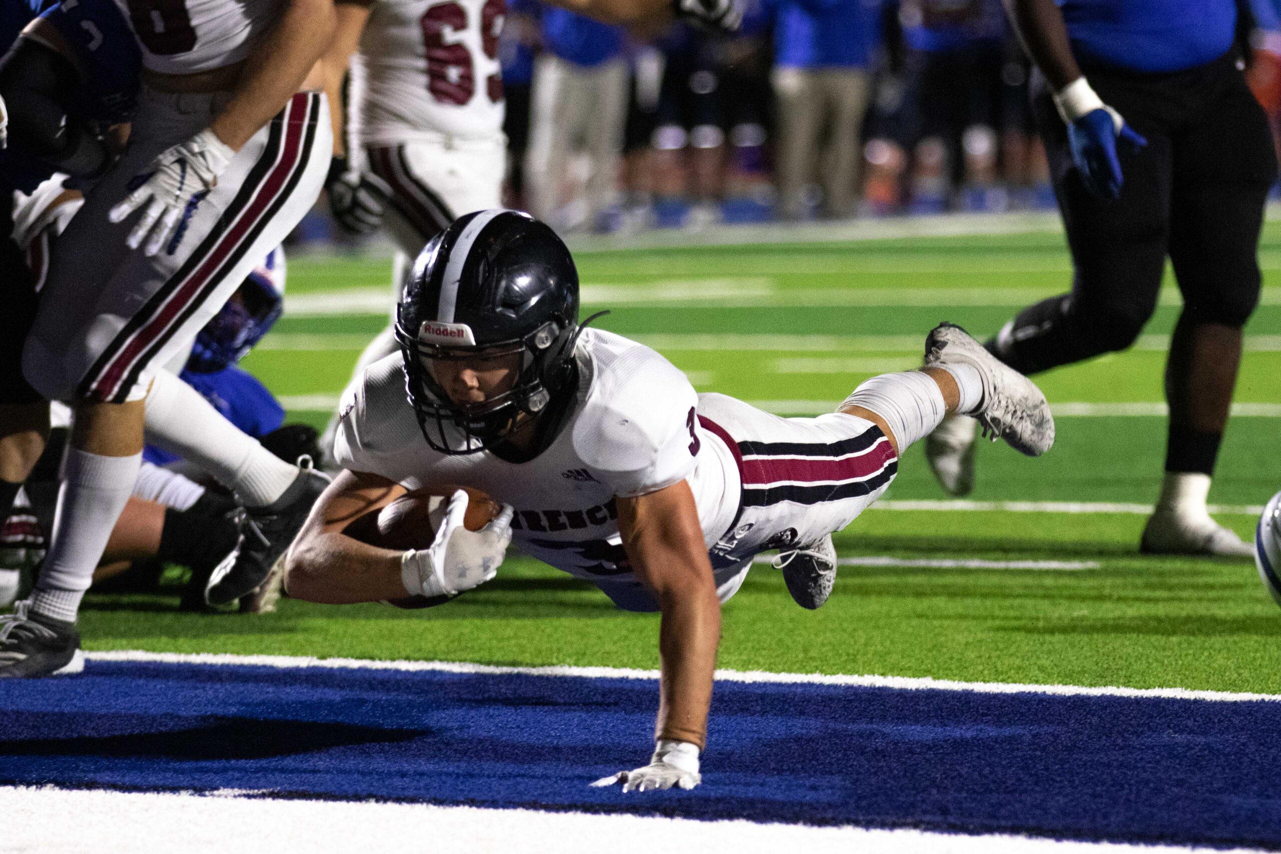 LHS football sets tone early for 38-21 road playoff win at Junction ...